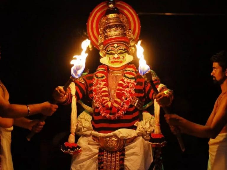 Top 10 Traditional Kerala Dance Forms That Will Enchant You! – Iris Holidays