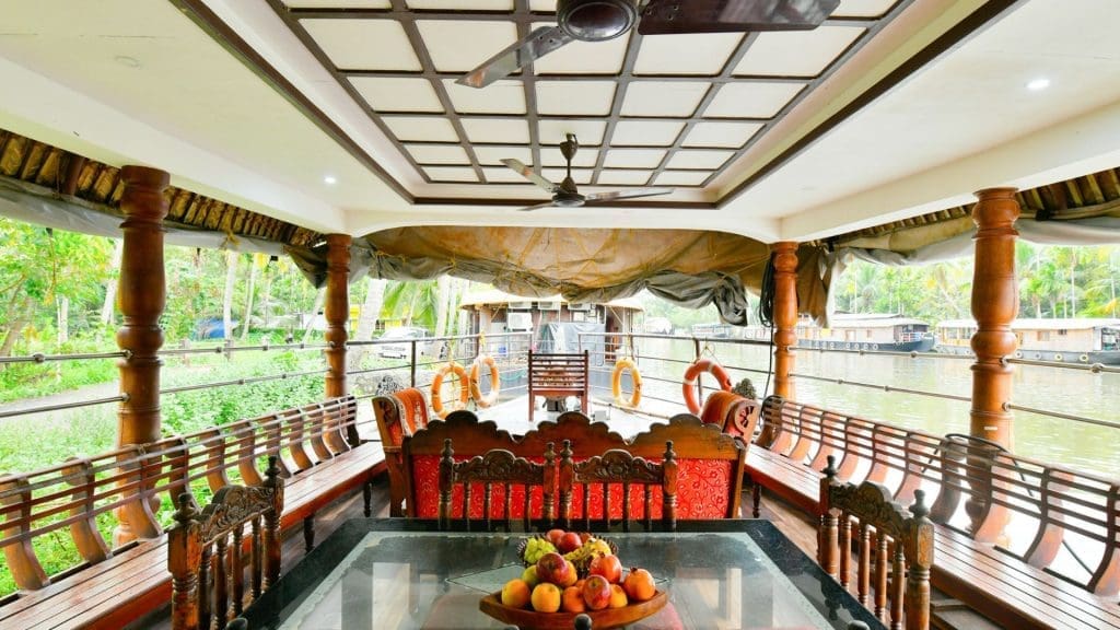 ⚓9 Useful Alleppey Houseboat Booking Tips: Menu, Rates, Timings & Stay ...
